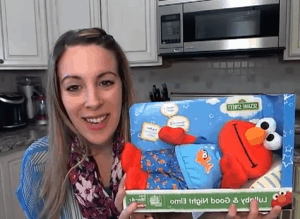 Sesame Street Lullaby & Good Night Elmo Toy Review (VIDEO) - Lady and ...