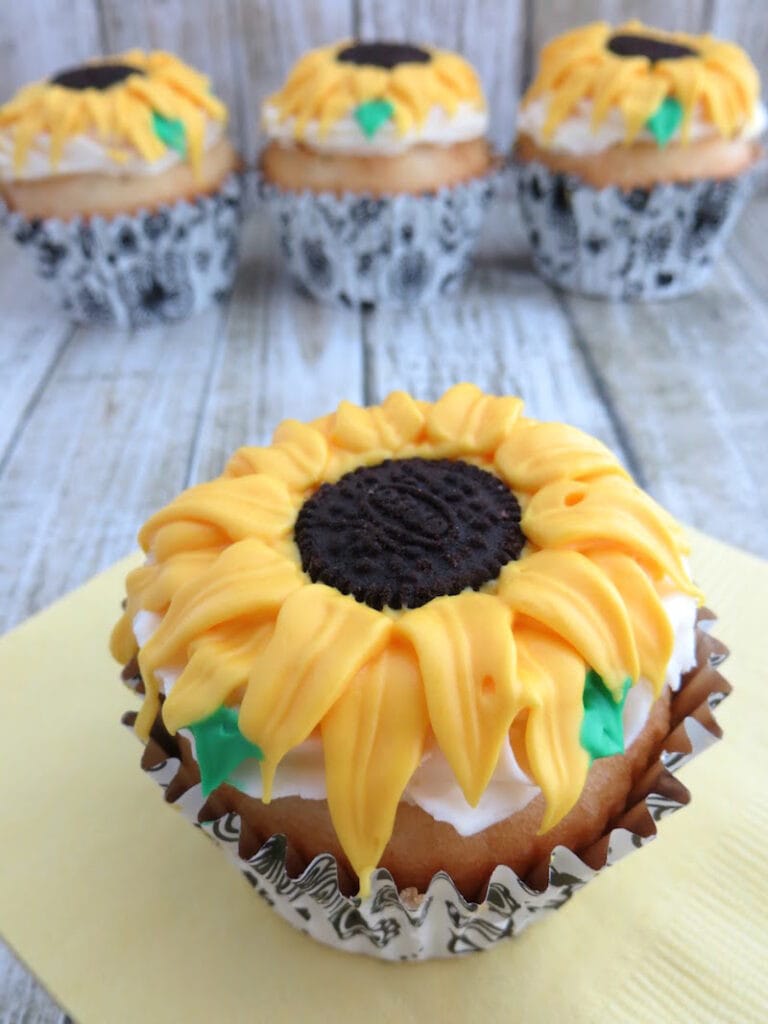 How To Make Sunflower Cupcakes | Lady And The Blog