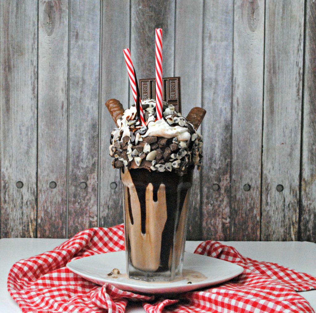Freakshakes: Hershey's Chocolate Bar Extreme Milkshake