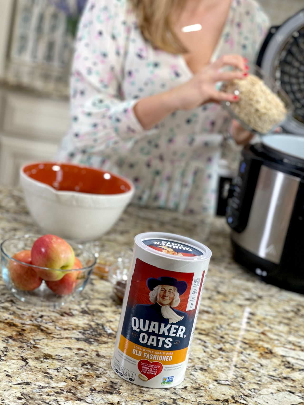 Pressure Cooker Oatmeal Recipe Made With Quaker Oats, Apple, And Cinnamon