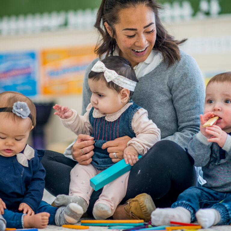 How To Be A Good Babysitter - Advice for Teens